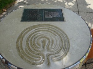 Labyrinths of Birth – Visualizing Birth